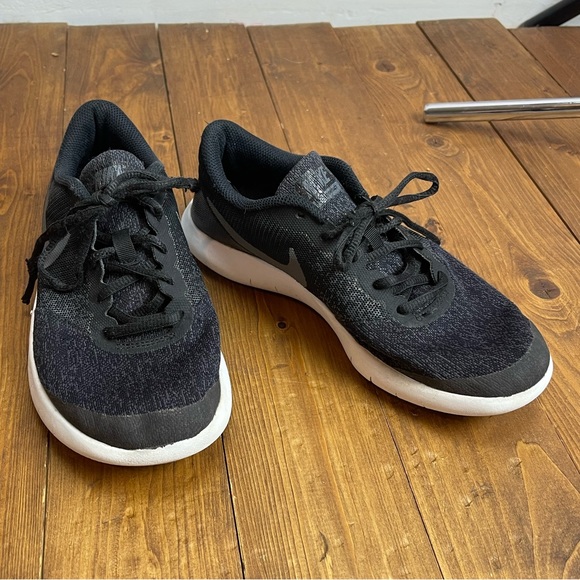 Nike | Shoes | Nike Size 5y Black And White Trainer Shoes | Poshmark